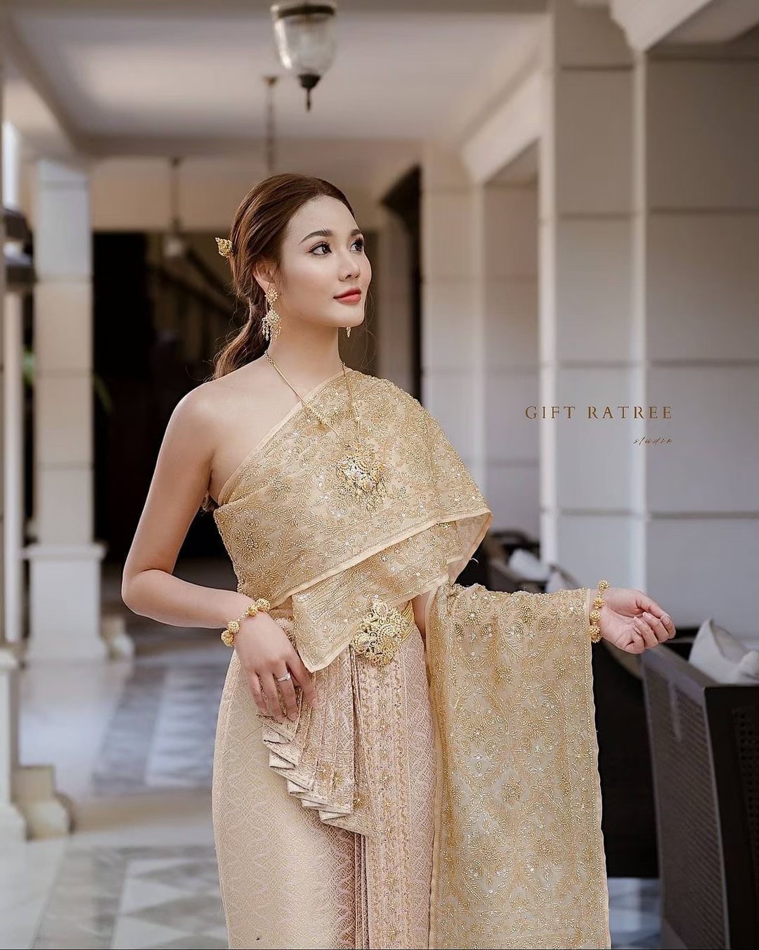 ชุดไทย – GIFT RATREE-Studio