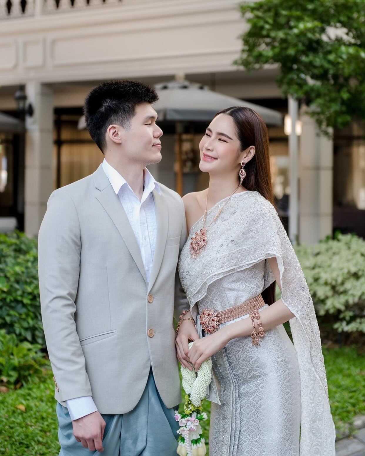 ชุดไทย – GIFT RATREE-Studio