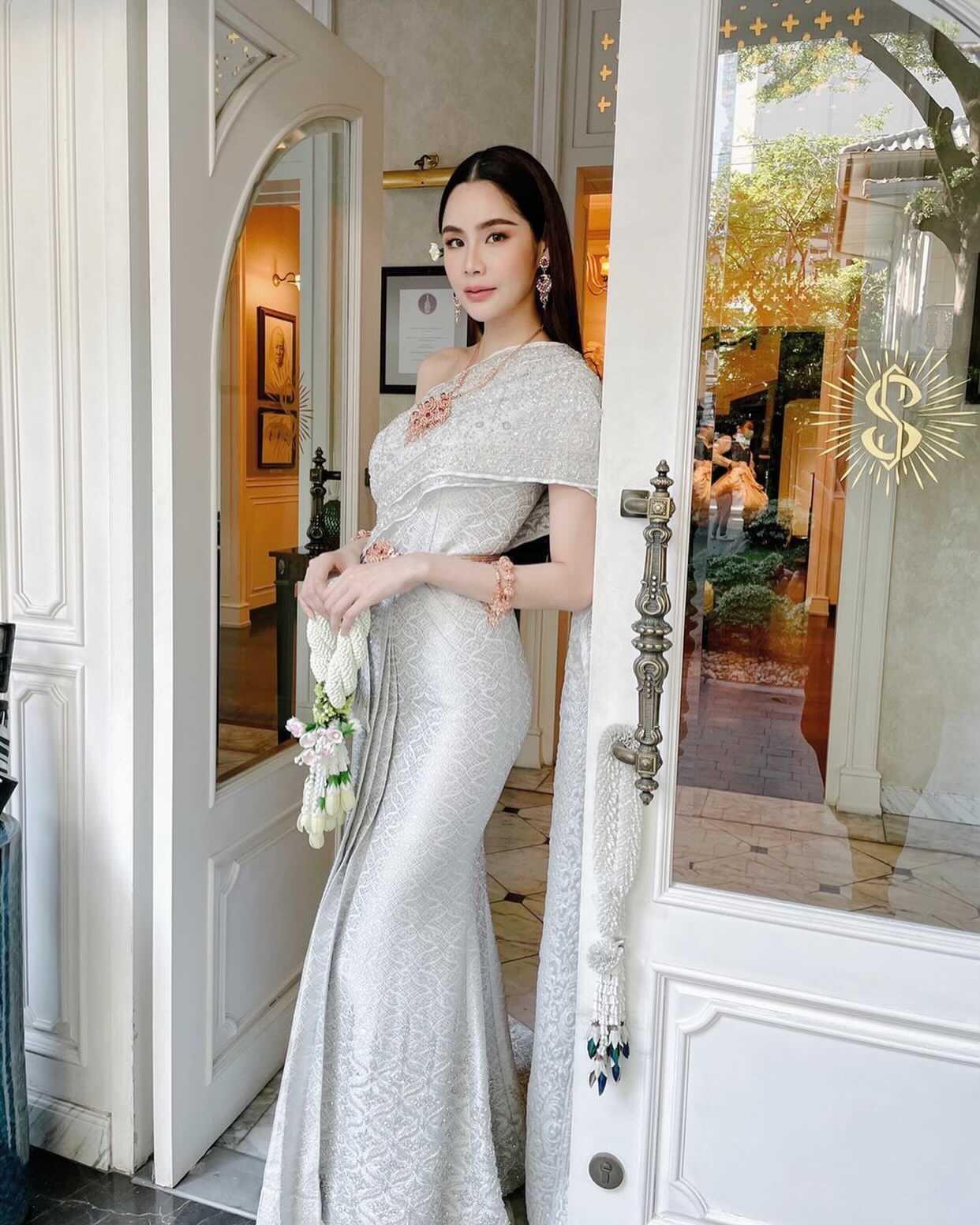 ชุดไทย – GIFT RATREE-Studio