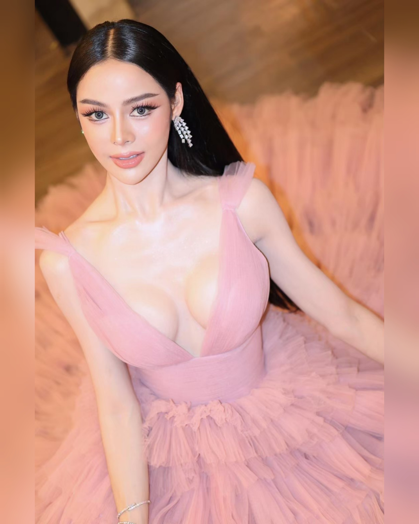 ชุดราตรี-ชุดออกงาน-ชุดปาร์ตี้ – GIFT RATREE-Studio