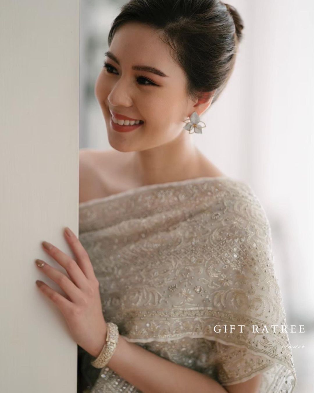 ชุดไทย – GIFT RATREE-Studio